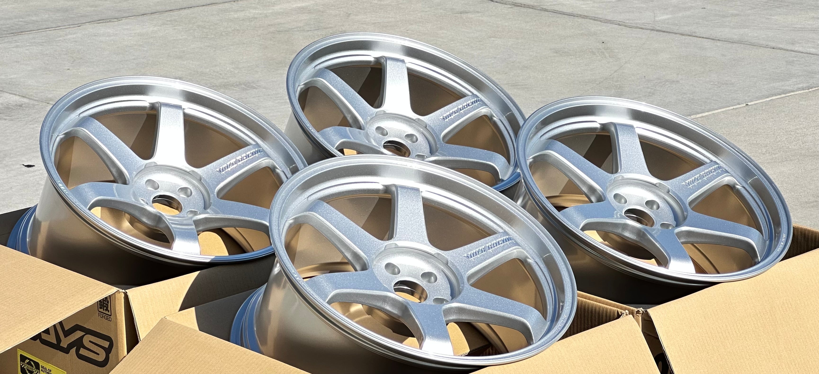 Volk Racing TE37 Ultra M-Spec 20x10 +15, 20x11 +15 5x112 Diamond Silve ...