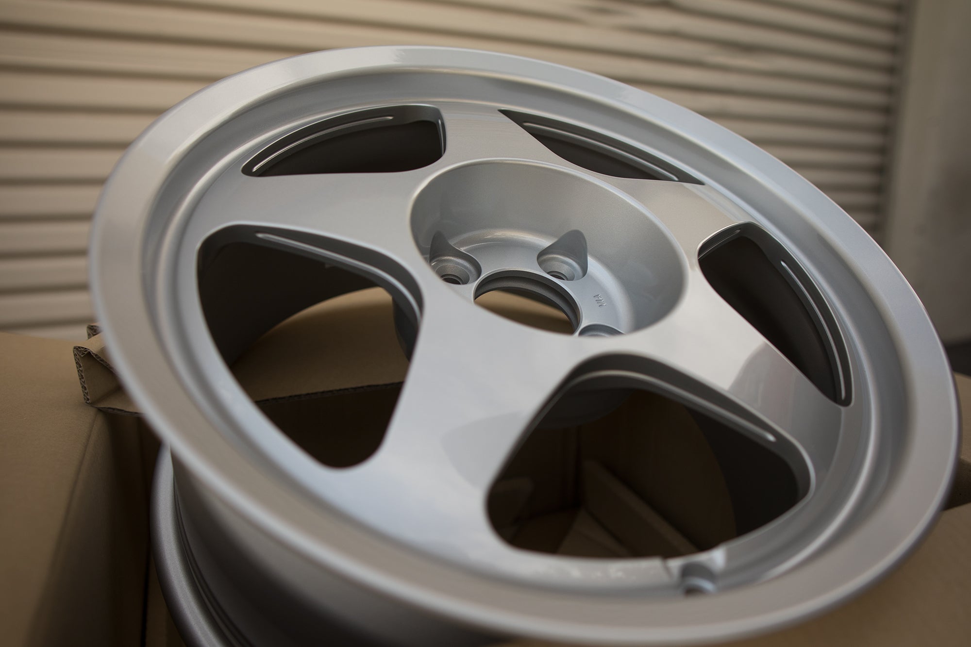 Desmond Regamaster EVO II 16x8 +35 4x100 Gloss Silver – WheelFlip